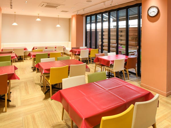 【大阪市/駅チカ/未経験可】シュラスコ料理レストラン ホールスタッフ｜株式会社ワールド・ヘリテイジ｜大阪府大阪市大正区の求人情報 - エンゲージ